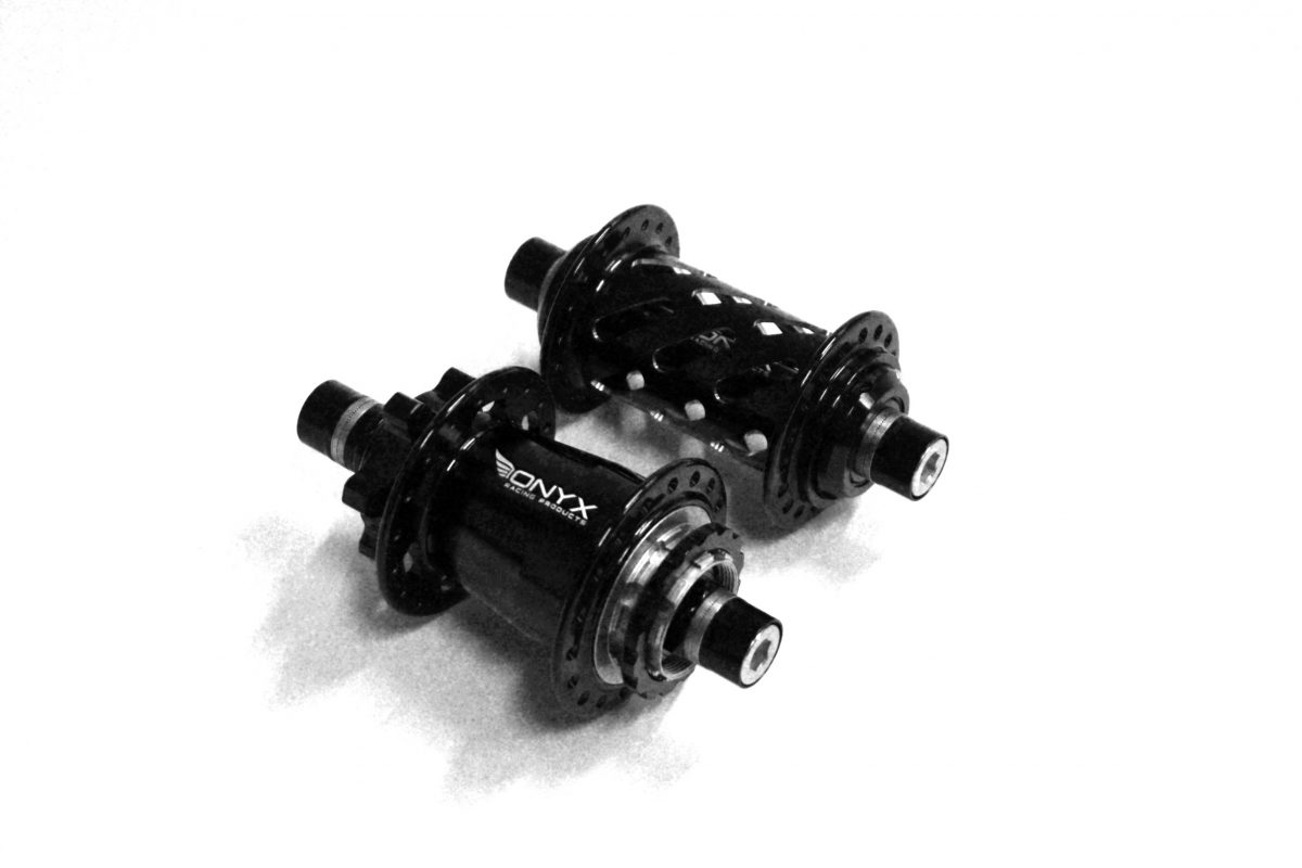 Onyx Ultra ISO BMX Disc 110/10mm Bolt-on 36H, Ano Black - Onyx Hubs Europe